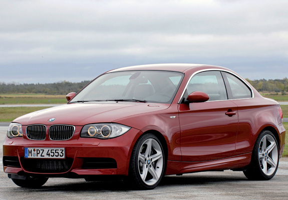 BMW 135i Coupe (E82) 2008–10 photos