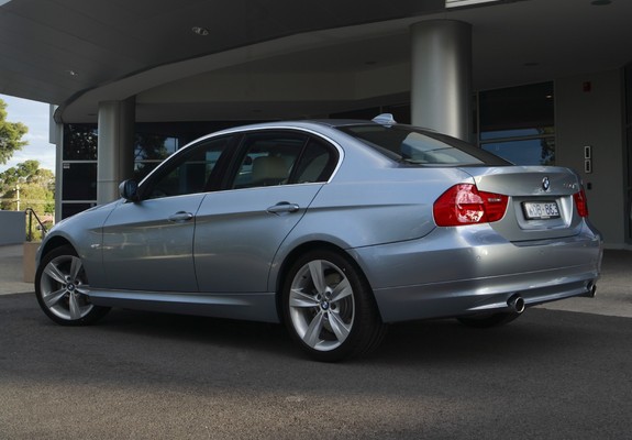 BMW 335i Sedan AU-spec (E90) 2008–11 pictures