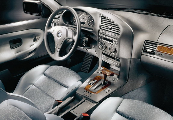 Photos of BMW 3 Series Sedan (E36) 1990–98