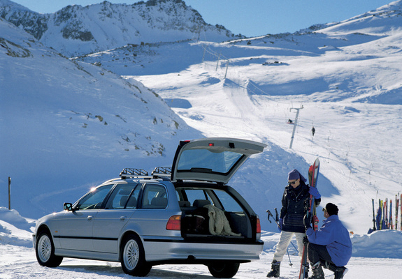 Photos of BMW 528i Touring (E39) 1997–2000