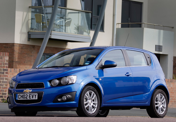 Chevrolet Aveo 5-door UK-spec 2011 photos