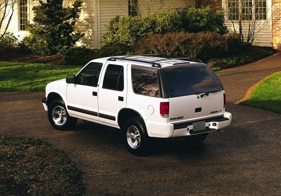 Chevrolet Blazer 1997–2005 wallpapers