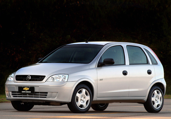 Chevrolet Corsa 5-door 2002 wallpapers