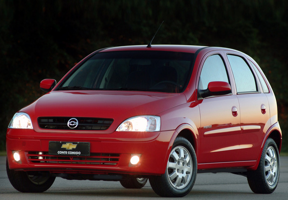Images of Chevrolet Corsa 5-door 2002