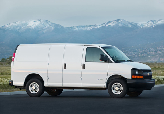Chevrolet Express Cargo Van 2002 photos