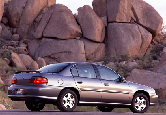 Chevrolet Malibu 2000–04 images