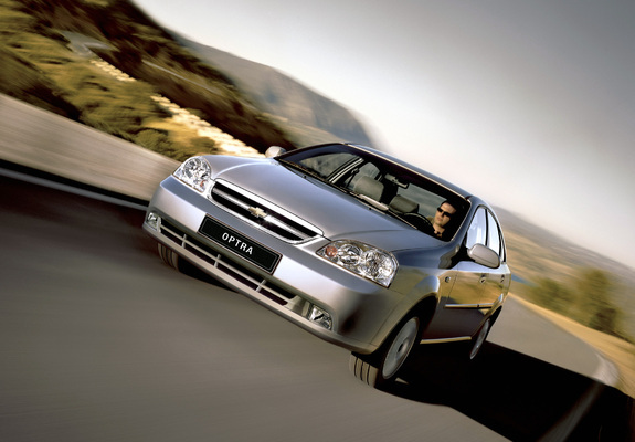 Images of Chevrolet Optra Sedan 2004–09