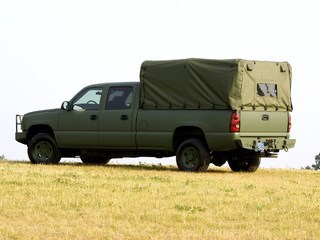 Chevrolet Silverado Military Vehicle 2004–06 wallpapers