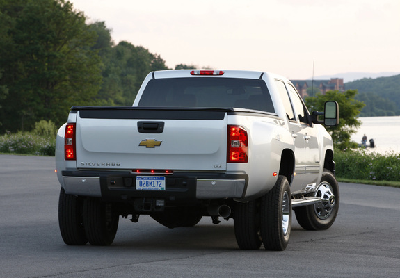 Chevrolet Silverado 3500 HD Crew Cab 2010–13 images
