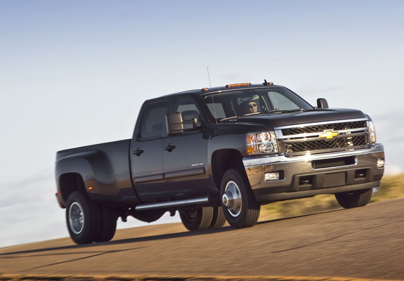 Chevrolet Silverado 3500 HD Crew Cab 2010–13 images