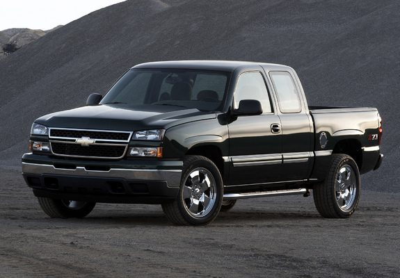 Photos of Chevrolet Silverado Z71 Extended Cab 2002–07
