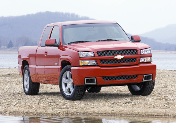 Photos of Chevrolet Silverado SS Extended Cab 2002–07