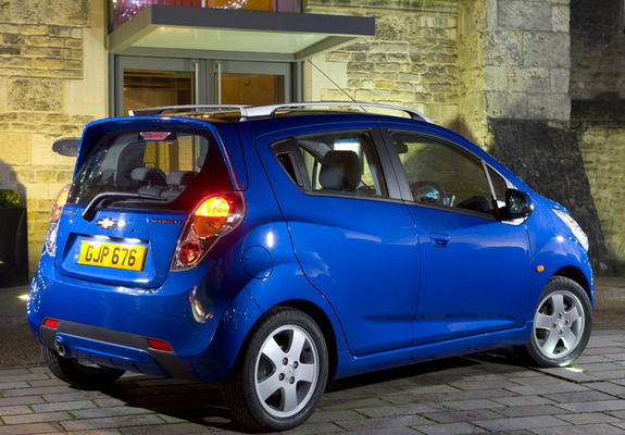 Photos of Chevrolet Spark UK-spec (M300) 2011