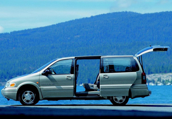 Photos of Chevrolet Trans Sport 1997–2005
