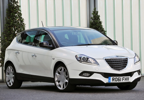 Photos of Chrysler Delta 2011