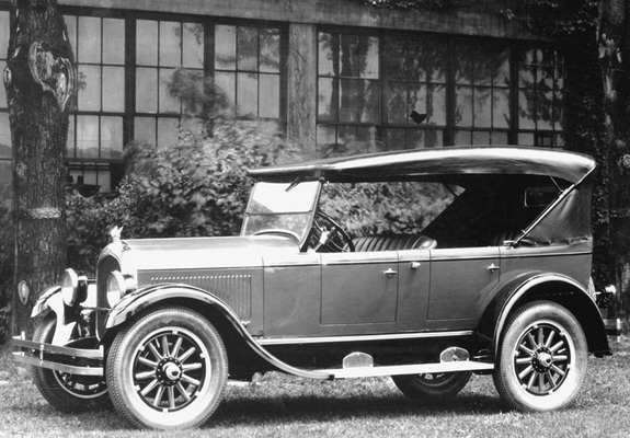 Photos of Chrysler Model B-70 Touring 1924–25