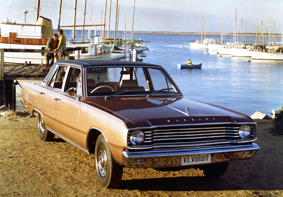 Pictures of Chrysler Valiant VIP (VE) 1967–69