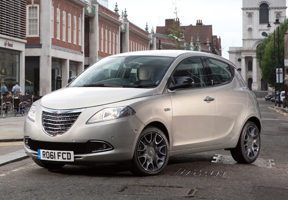 Chrysler Ypsilon 2011 Images