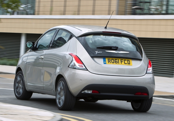 Chrysler Ypsilon 2011 Images