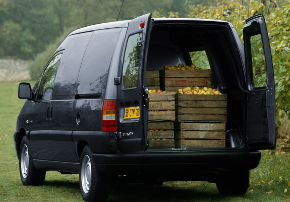 Citroën Jumpy Van 2004–07 photos