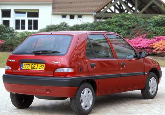 Citroën Saxo 5-door 1999–2004 wallpapers