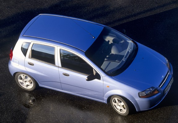 Daewoo Kalos 5-door (T200) 2002–05 pictures