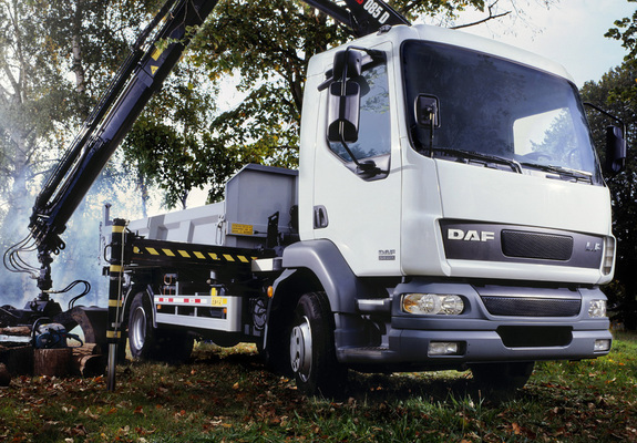 DAF LF55 4x2 FA Day Cab Crane 2006–13 wallpapers