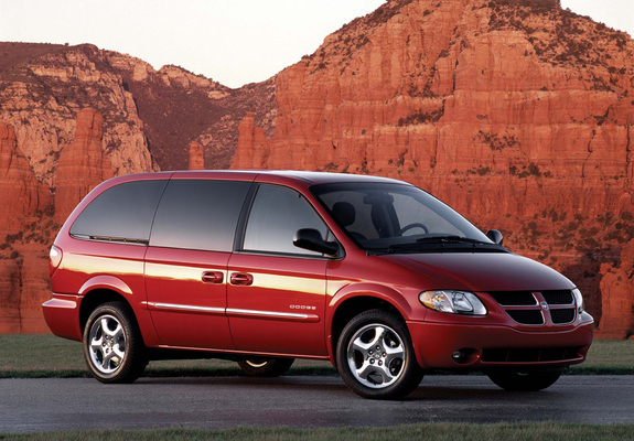 Dodge Grand Caravan 2000–04 photos
