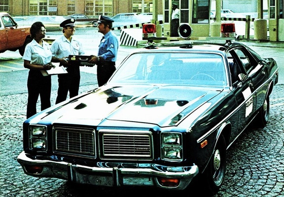 Dodge Monaco Police Sedan 1977 photos