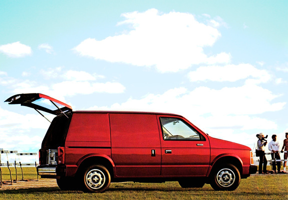 Photos of Dodge Mini Ram Van 1984–88