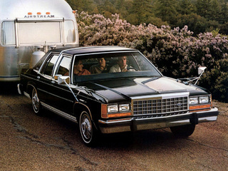 Ford LTD Crown Victoria 1983–87 photos