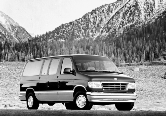 Ford Econoline Club Wagon 1995–97 images