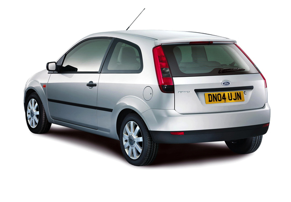 Ford Fiesta 3-door UK-spec 2002–05 photos