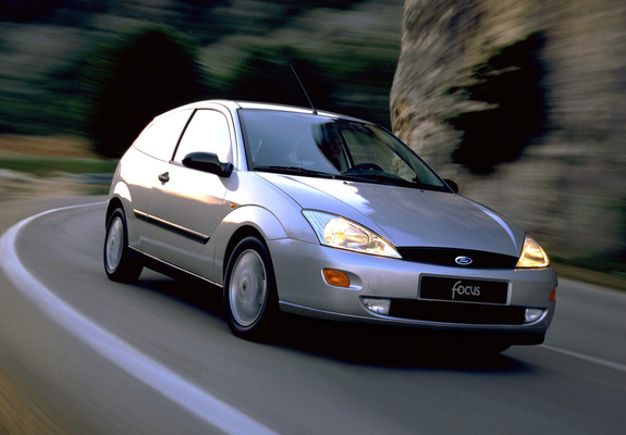 Ford Focus 3-door 1998–2001 images