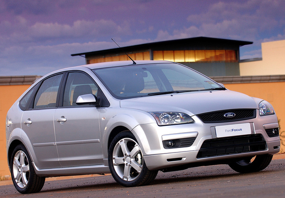 Ford Focus 5-door ZA-spec 2005–06 photos