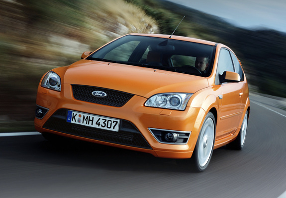 Ford Focus ST 3-door 2005–07 photos