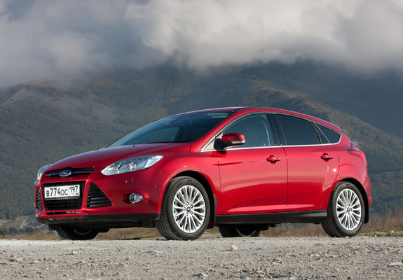 Ford Focus 5-door 2010 wallpapers