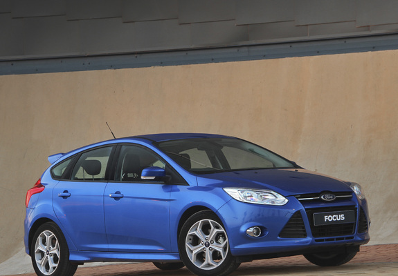 Photos of Ford Focus 5-door ZA-spec 2011