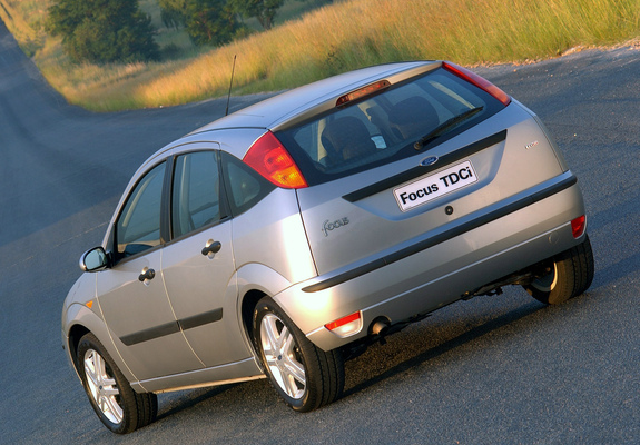 Ford Focus 5-door ZA-spec 2003–04 wallpapers