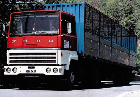 Ford Transcontinental 4x2 Tractor 1975–78 photos