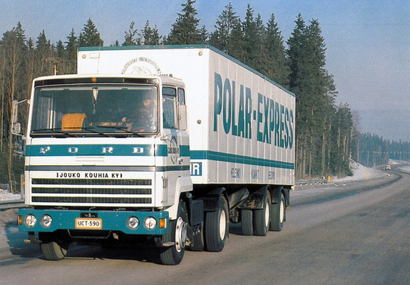 Photos of Ford Transcontinental 4x2 Tractor 1975–78