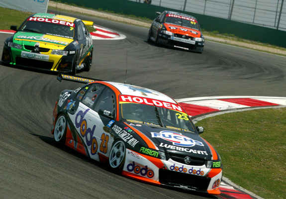 Photos of Holden VZ Commodore V8 Supercar 2005–06