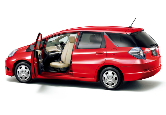 Images of Honda Fit Shuttle Hybrid (GP2) 2011