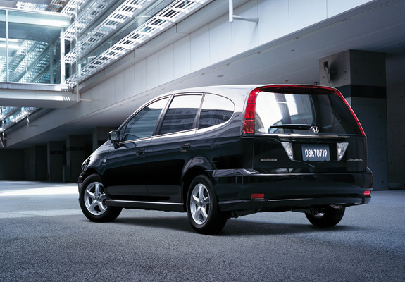 Honda Stream Absolute (RN5) 2004–06 images