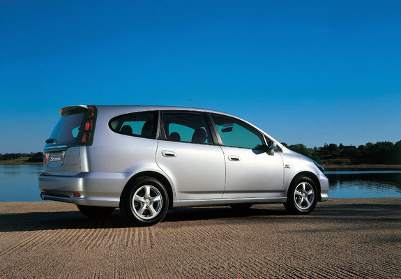 Honda Stream (RN1) 2004–06 wallpapers