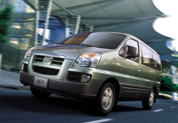 Hyundai H-1 Wagon 2004–07 photos
