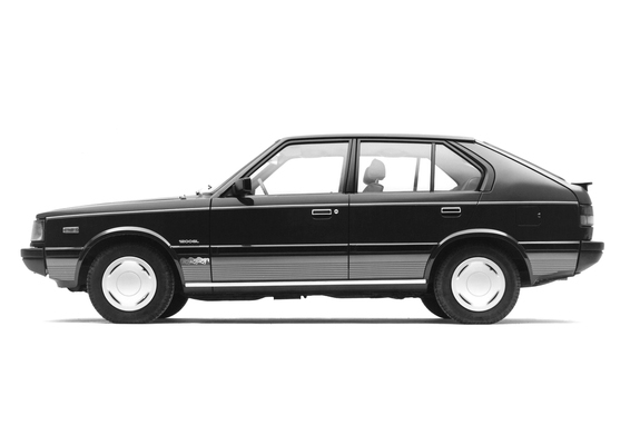 Hyundai Pony Hatchback 1982–90 wallpapers