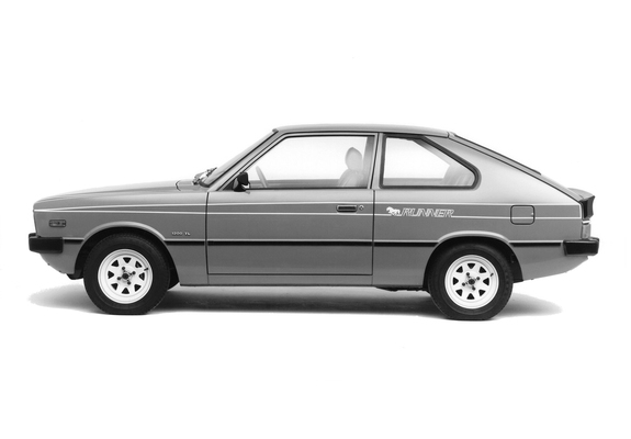 Photos of Hyundai Pony 3-door 1980–82