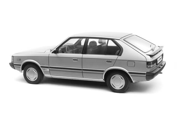Pictures of Hyundai Pony Hatchback 1982–90