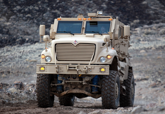 Photos of International MaxxPro 4x4 2007